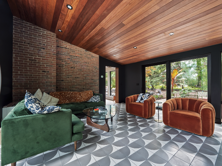 Devonshire MCM Sunroom – Ann Arbor Remodeling